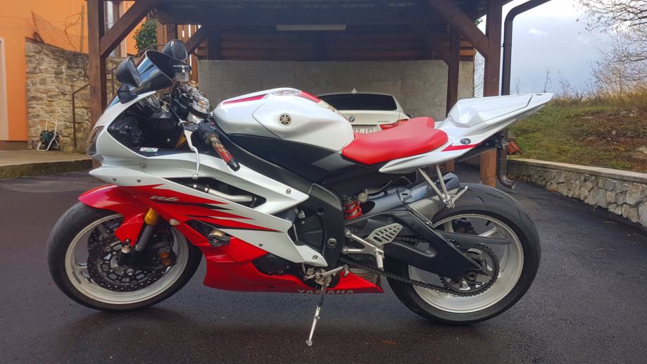Yamaha YZF 600 R6 599 cm3, 2006 god.