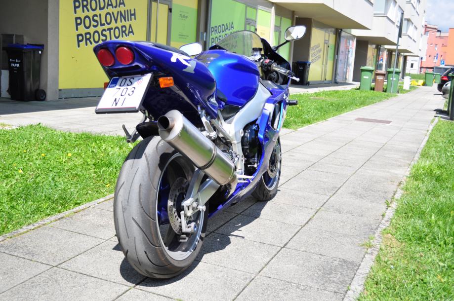 Yamaha YZF R1 999 cm3, 2000 god.