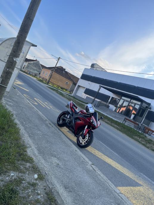 Yamaha Yzf R1 999 cm3, 2005 god.