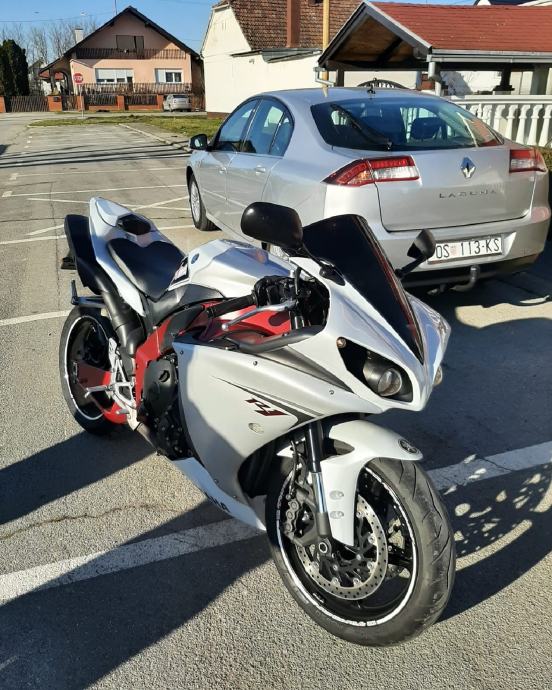Yamaha YZF R1 RN22 BIG BANG 998 cm3, 2009 god.