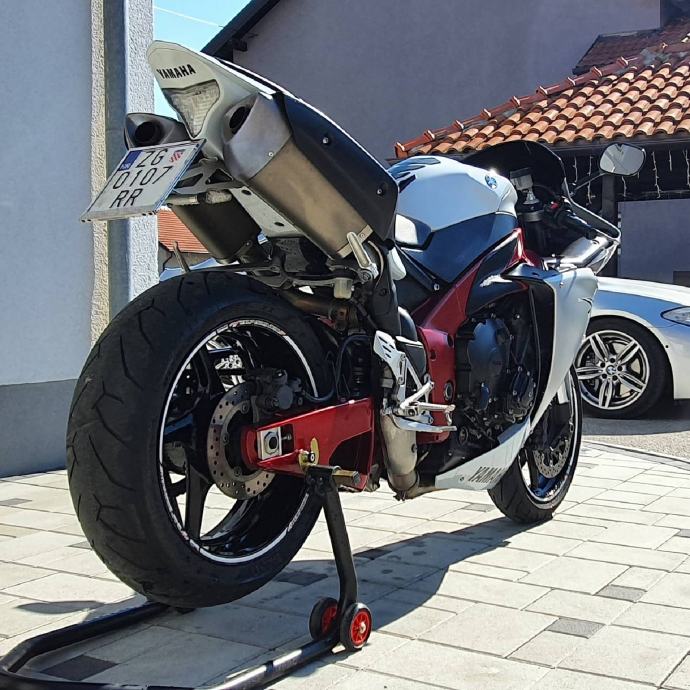 Yamaha YZF R1 RN22 BIG BANG 998 cm3, 2009 god.