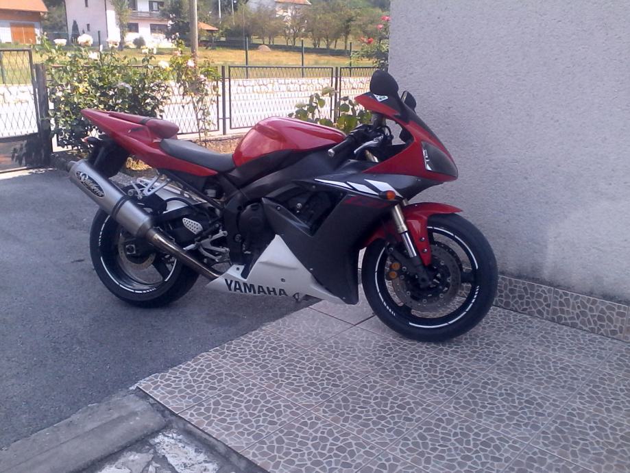Yamaha Yzf R1, 2003 god.