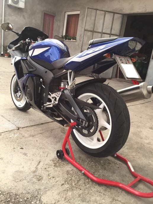 Yamaha YZF R6 (599 cm3) - odlično stanje, 2004 god.