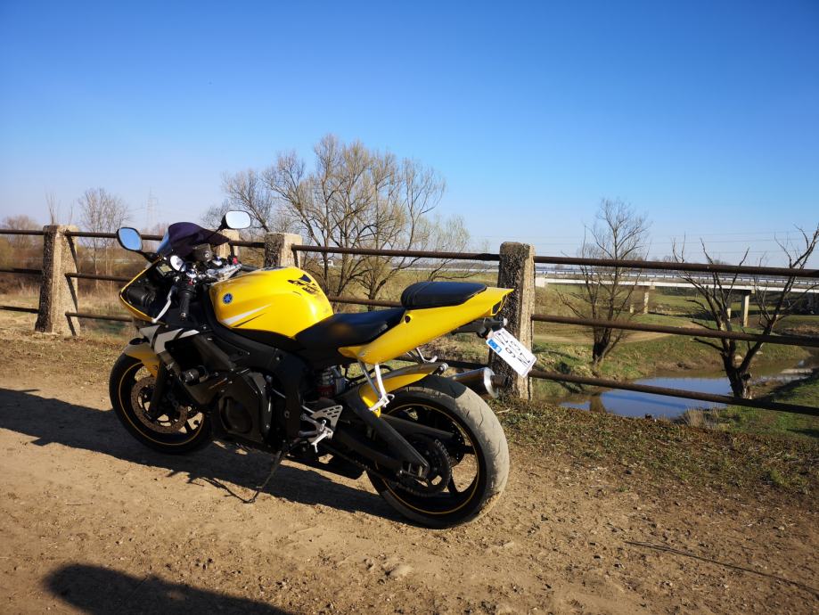 Yamaha Yzf R6 599 cm3, 2004 god.