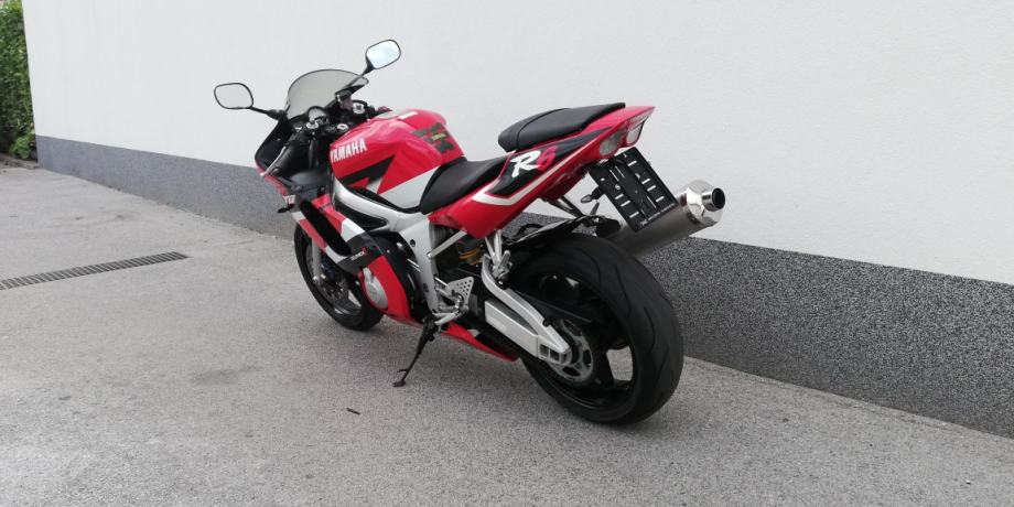 Yamaha YZF R6 599 cm3, 2001 god.