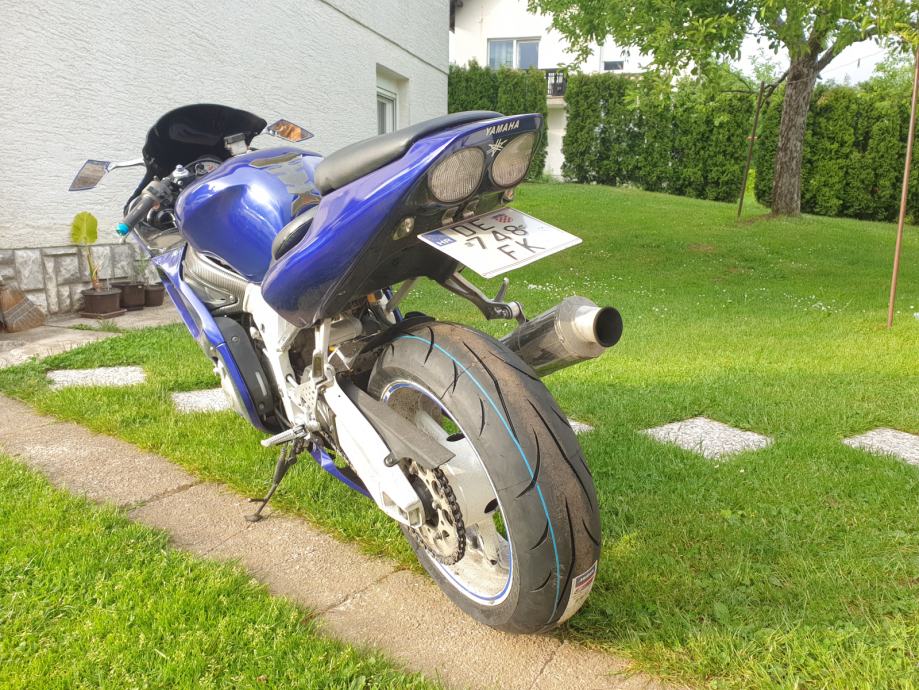 Yamaha YZF R6 599 cm3, 2002 god.