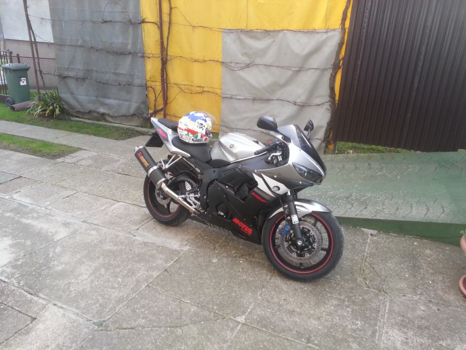Yamaha YZF R6 599 cm3, 2003 god.