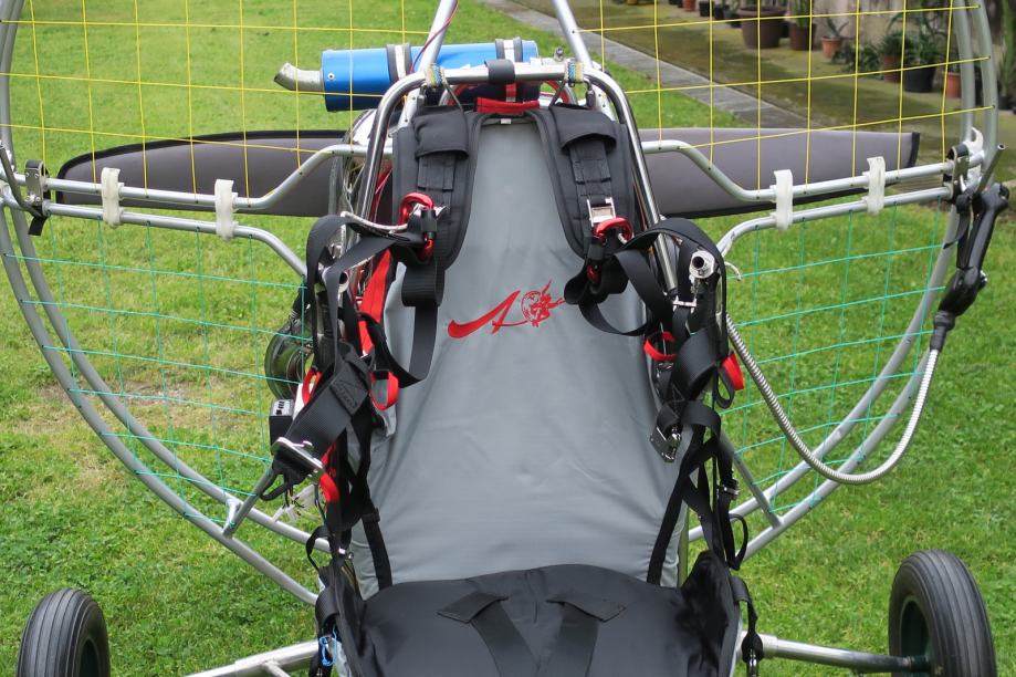 Paramotor Simonini mini 2+ sa trajkom