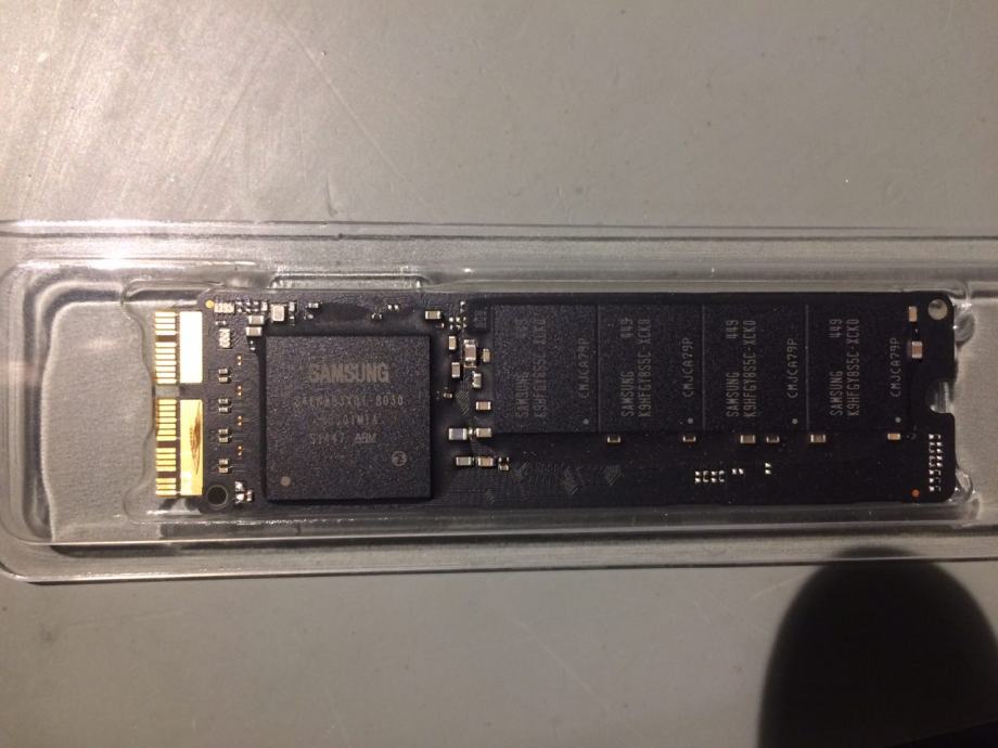 MBP Apple SSD 256GB