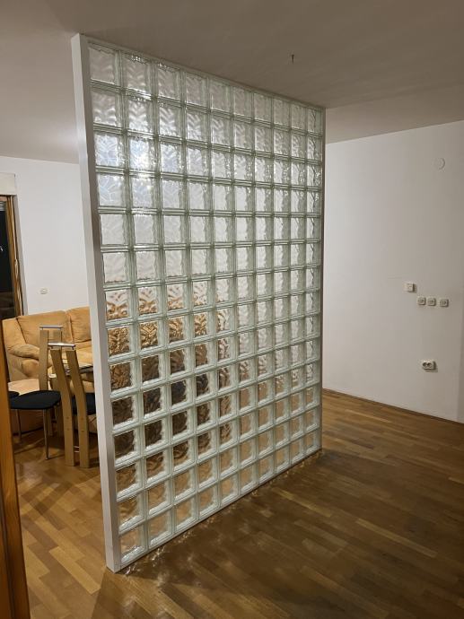 Prodajem zid od staklene opeke