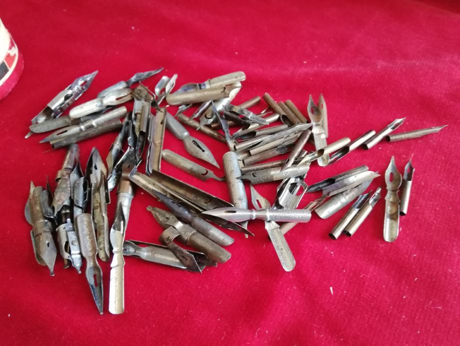 80 Starih pera za pisanje ili crtanje