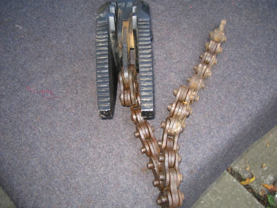 Antikna metalna poluga za okretanje balvana