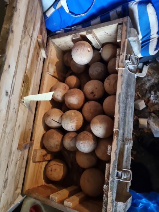 za bocanje balote drvene kugle starina