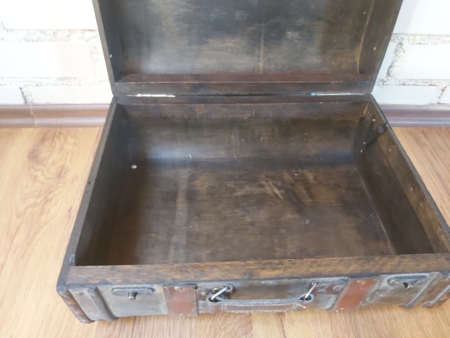 Drveni kofer,kovčeg,škrinja