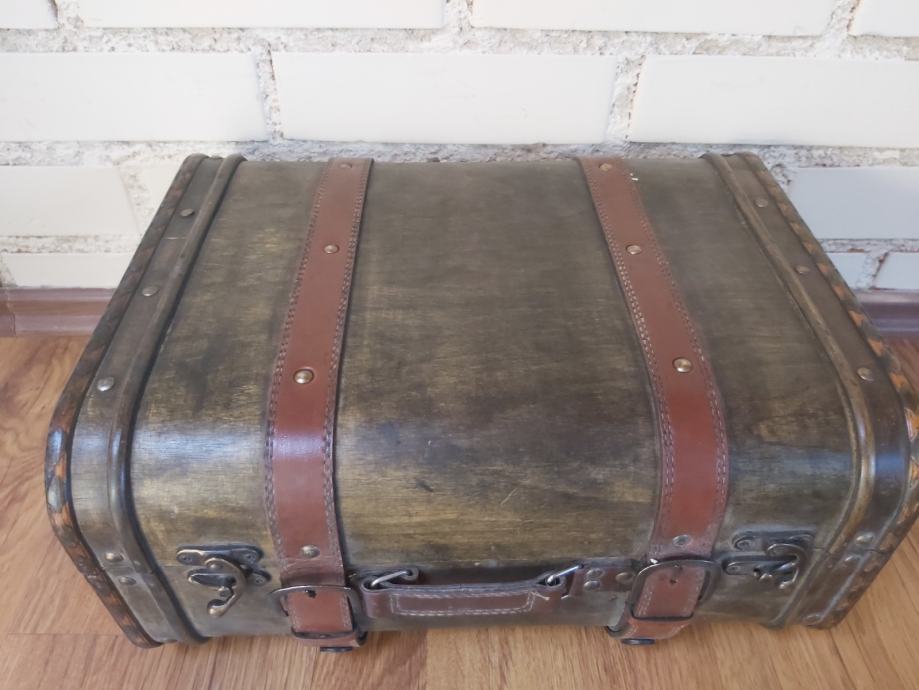 Drveni kofer,kovčeg,škrinja