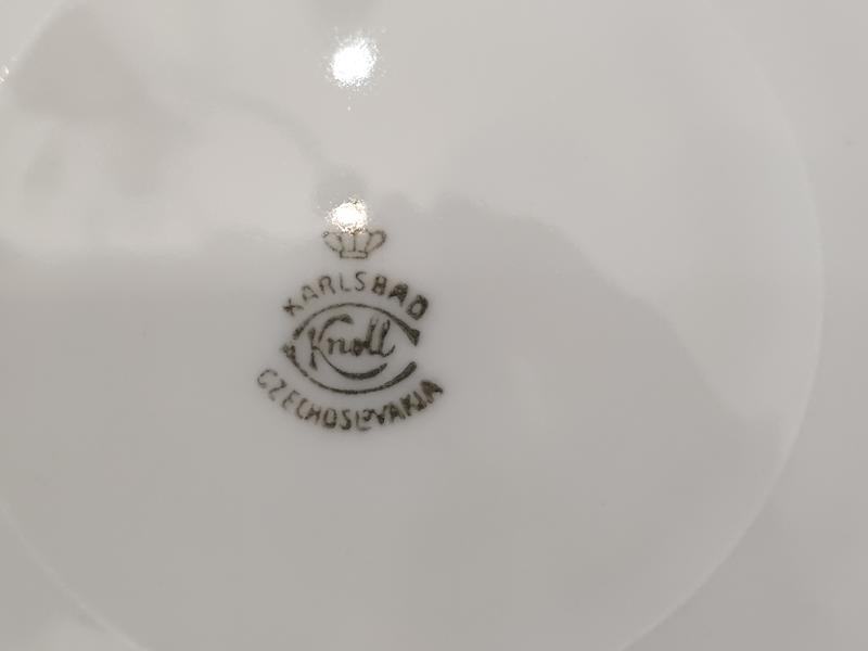 Elegantan, klasičan, vintage SERVIS ZA JELO naših baka Elegantan, klasičan, vintage SERVIS ZA JELO naših baka