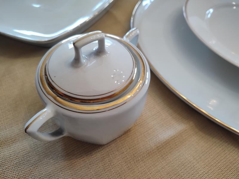 Elegantan, klasičan, vintage SERVIS ZA JELO naših baka Elegantan, klasičan, vintage SERVIS ZA JELO naših baka