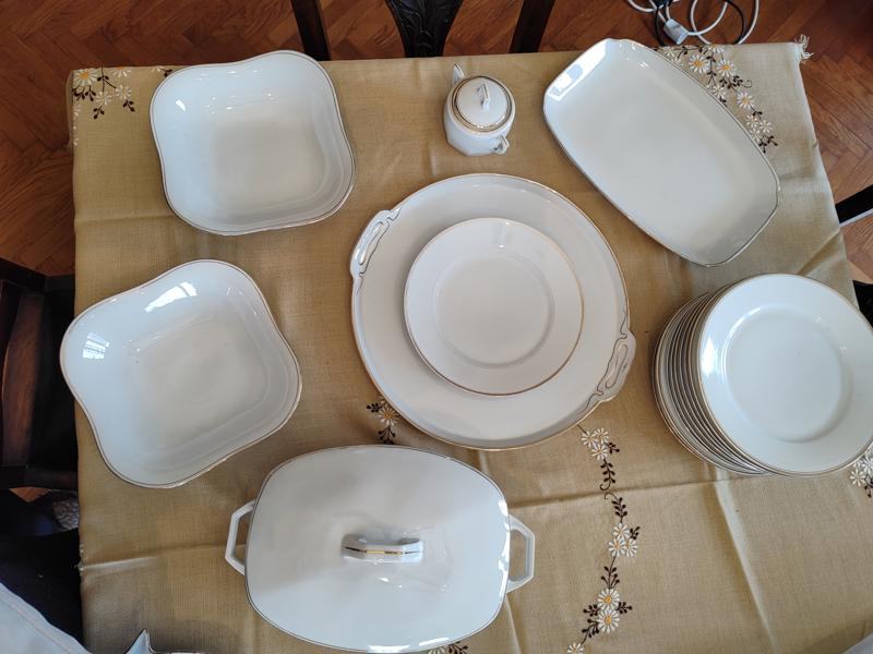 Elegantan, klasičan, vintage SERVIS ZA JELO naših baka Elegantan, klasičan, vintage SERVIS ZA JELO naših baka