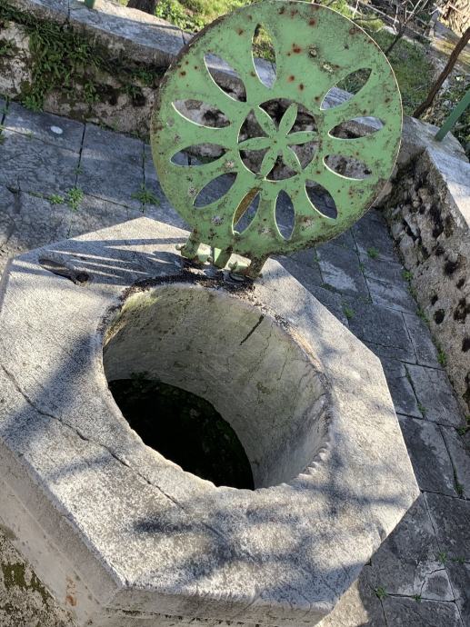 Grlo od šterne (bunar)