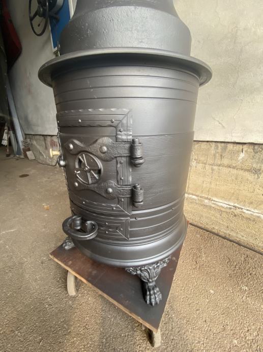 Gusana peć (ručni rad, visina 190 cm, 296 kg)