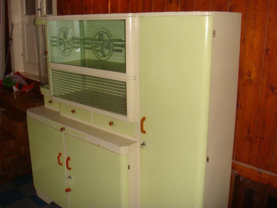 Kredenc stari dupla stakla dobro očuvan