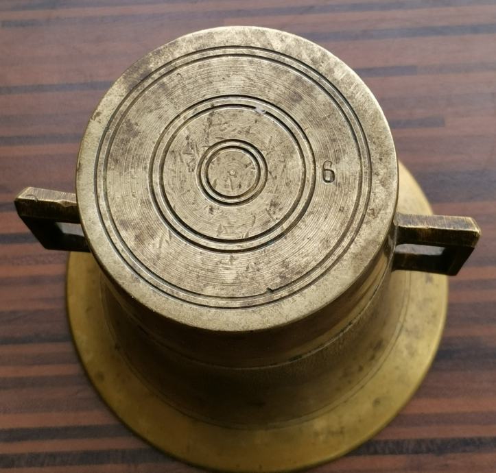 MESINGANI AVAN BEZ TUČKA-TEŽINA 957 grama..visina 11 cm