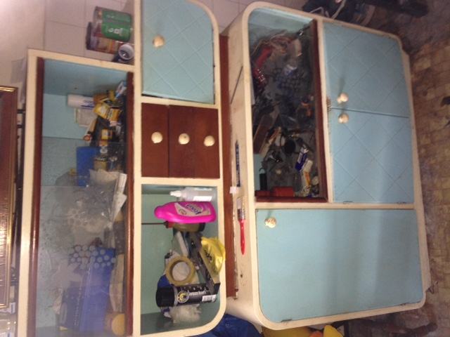 Kredenc star preko 50 godina-HITNO