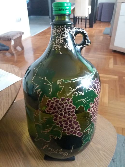 Oslikane staklene boce