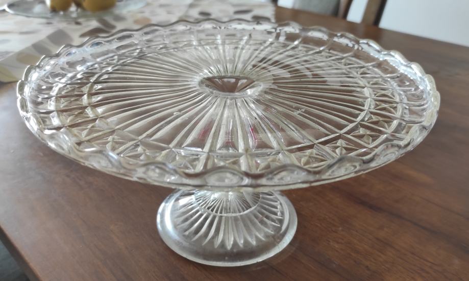 Prodajem tacnu za tortu