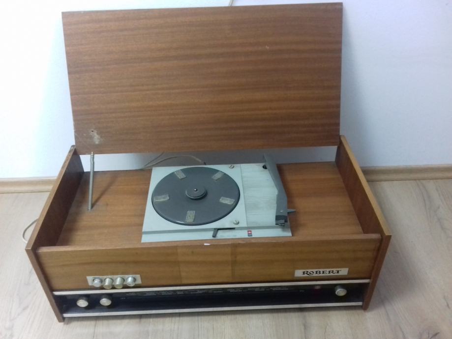 RADIO-GRAMOFON ISKRA ROBERT tip: SN 76