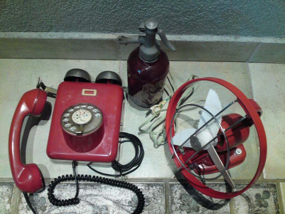 RETRO CRVENI LOT - ZIDNI TELEFON i VENTILATOR
