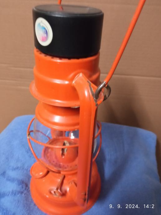 Rudarska lampa (fenjer)na petrolej i kao solarna lampa