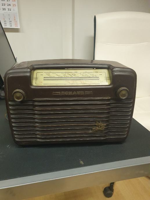 Schaub retro radio