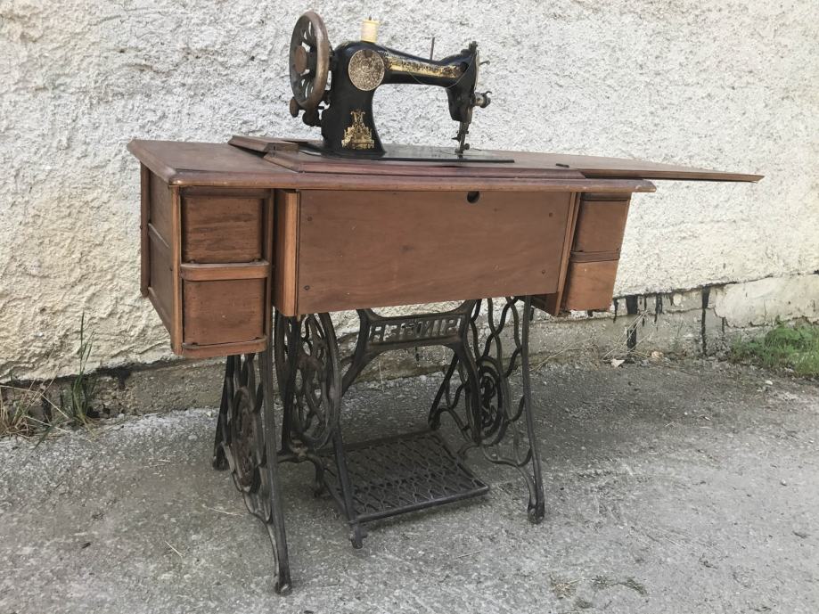 SINGER mašina za šivanje model 15K