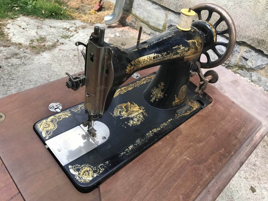 SINGER mašina za šivanje model 15K