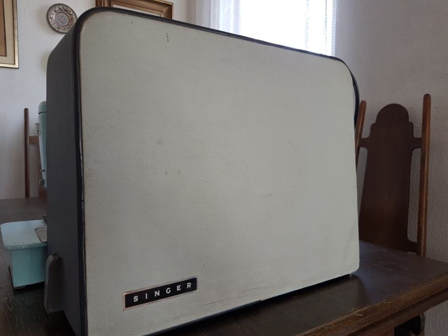 Singer sewing machine 348