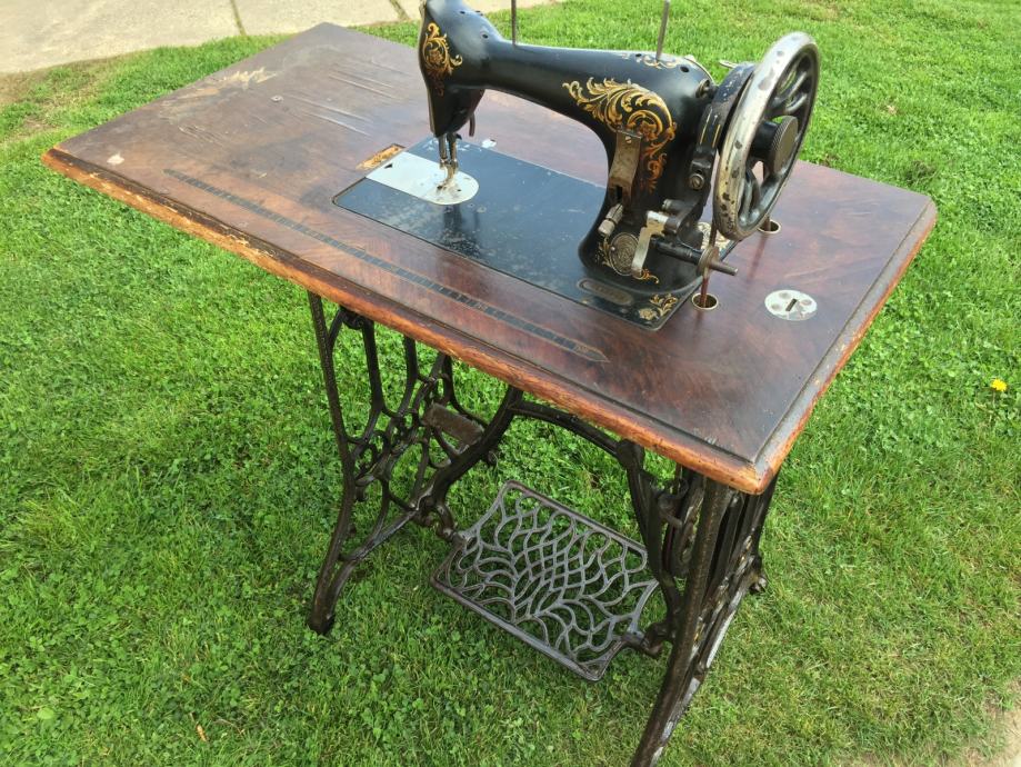 Singer mašina za šivanje