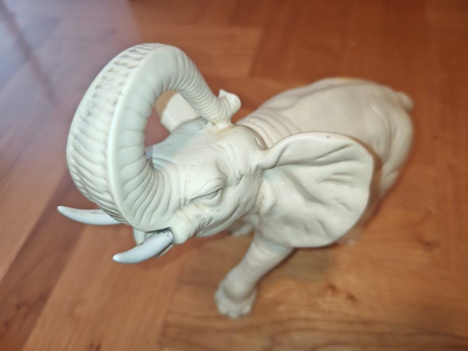 Slon - bijeli mramor