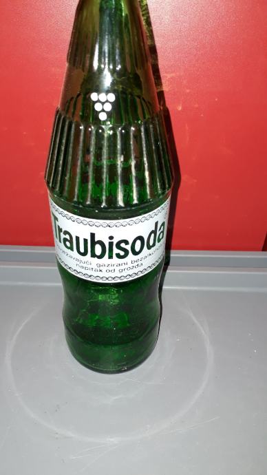 Stara boca Traubisoda