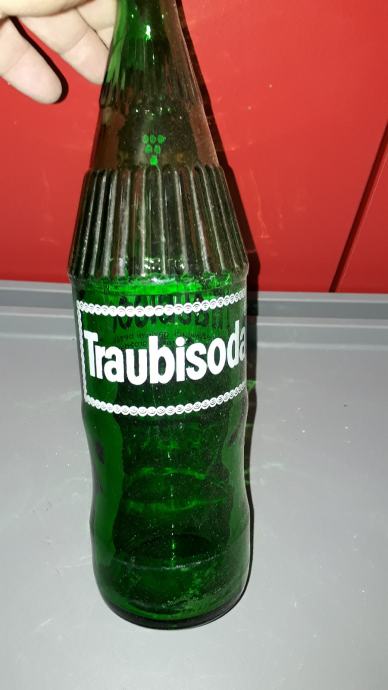 Stara boca Traubisoda
