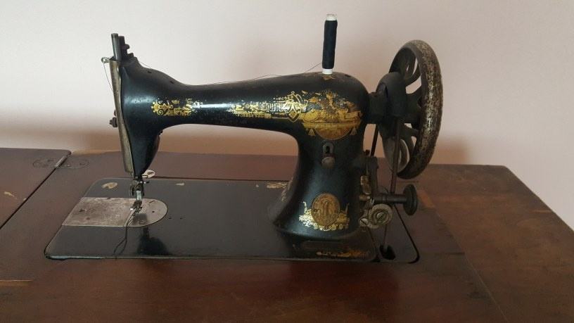 Stara sivaca masina SINGERICA