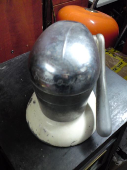 STARI AMERIČKI UREĐAJ ZA CIJEĐENJE AGRUMA - PATENTIRANO!