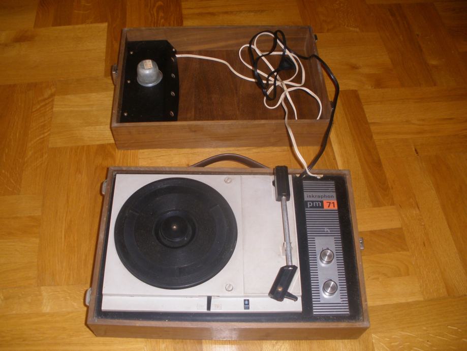 STARI GRAMOFON ISKRA phon 71