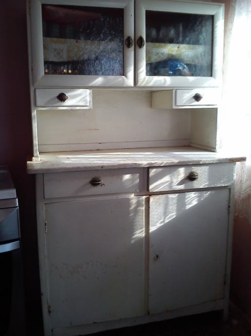 //*STARI KREDENAC*//ODLIČAN ZA RESTAURACIJU*//*2500KN*//