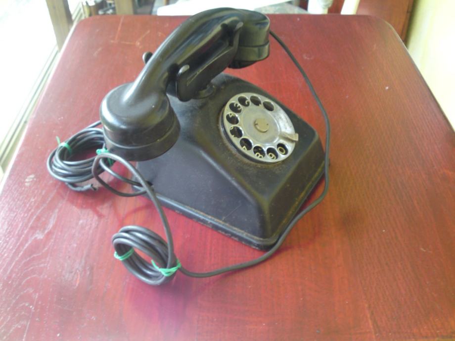 STARI TELEFON 3