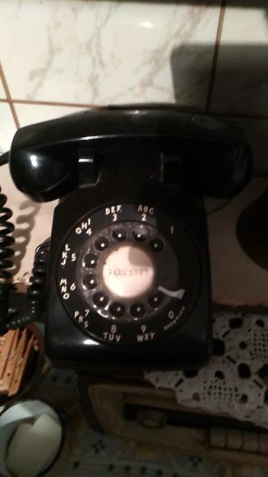 Stari telefon