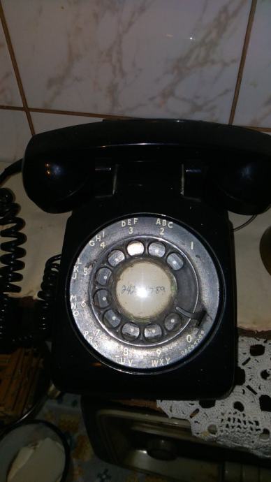 Stari telefon