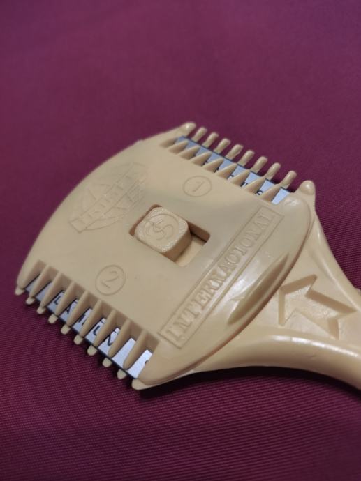 STARI TRIMER - ČEŠALJ ZA ŠIŠANJE