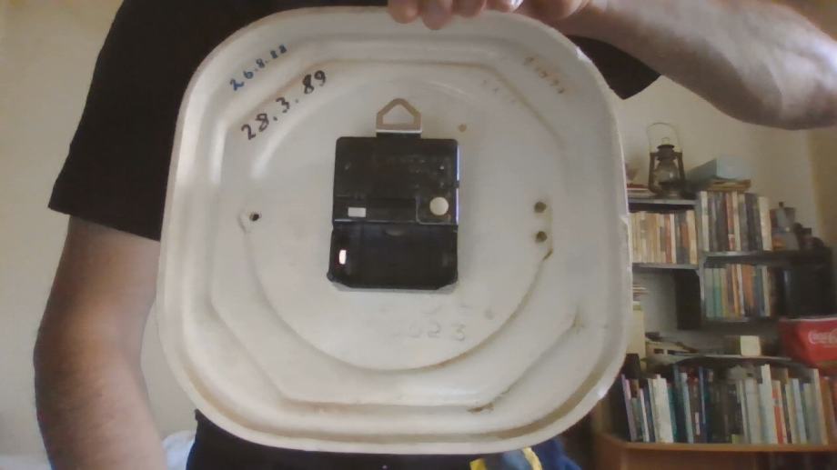 STARI ZIDNI SAT QUARTZ