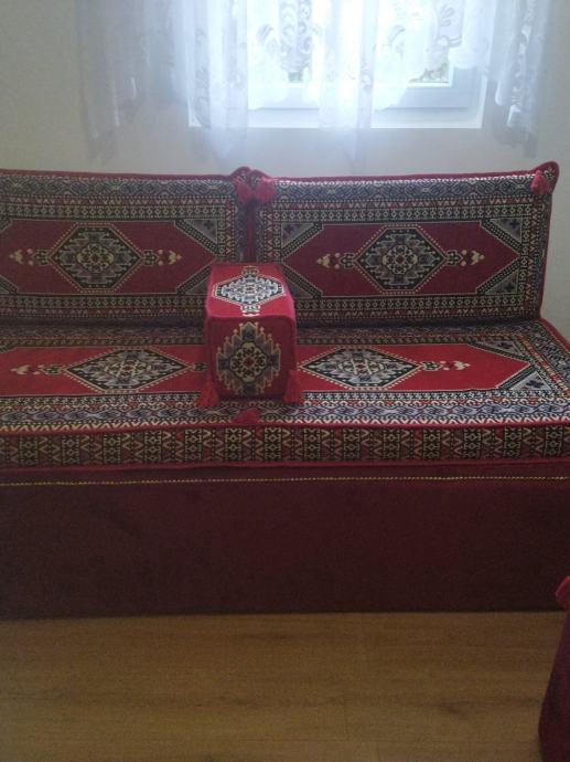 Namještaj kauči i SEČIJE